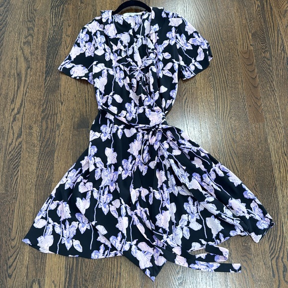 Diane Von Furstenberg | Dresses | Gorgeous Dvd Pure Silk Floral Wrap ...
